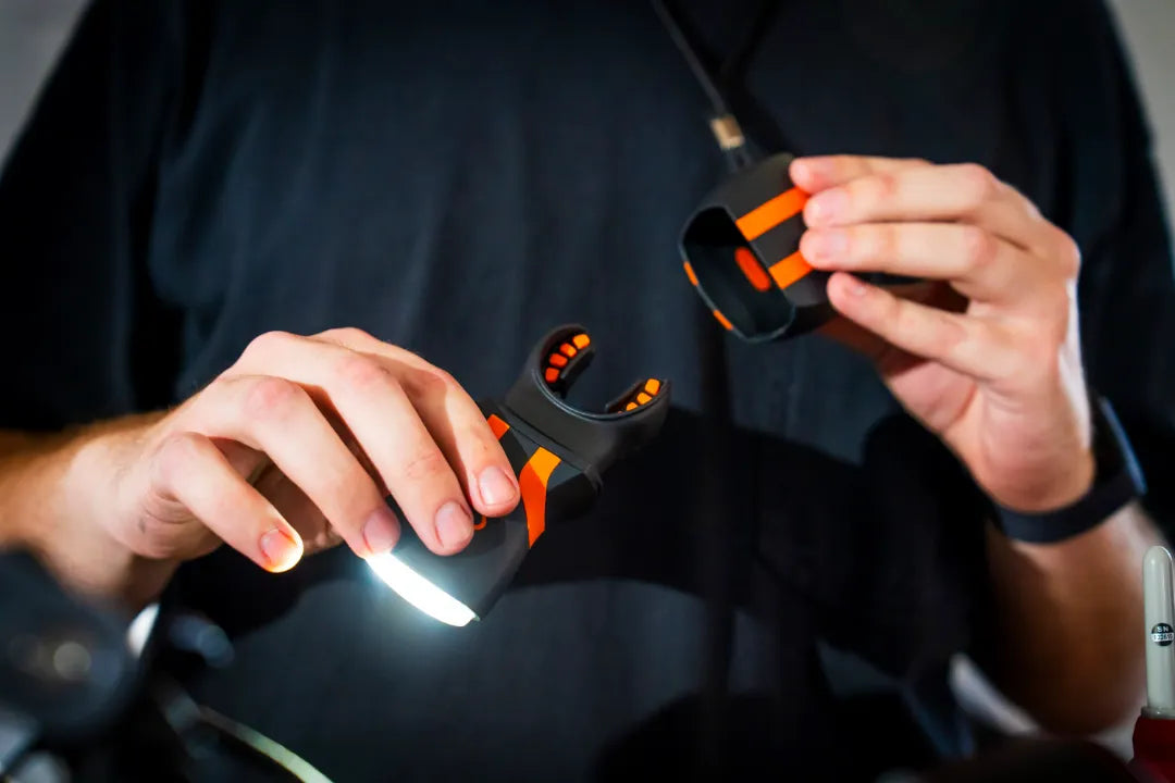 illumibite® | Hands-Free Bite-Grip EDC Flashlight – illumibite