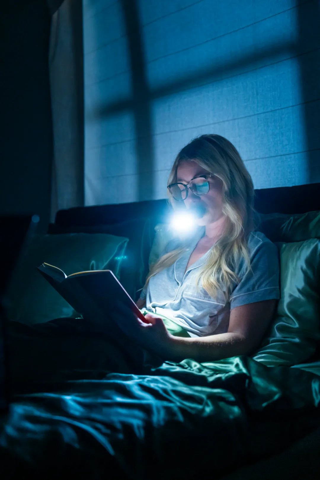 illumibite® | Hands-Free Bite-Grip EDC Flashlight – illumibite